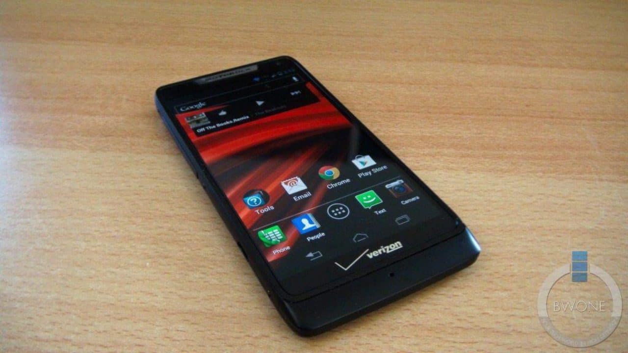 Motorola DROID RAZR M Review