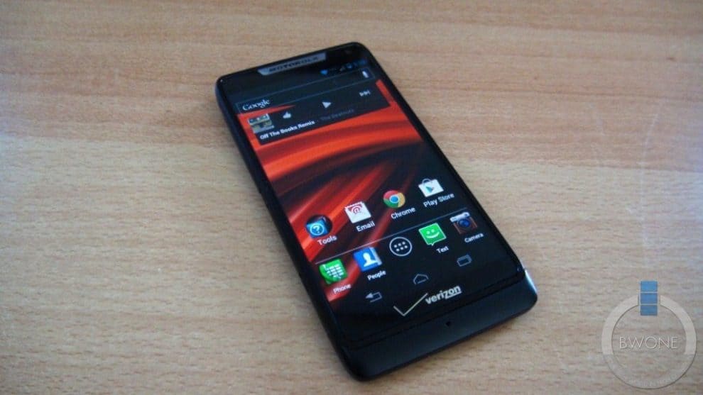 Motorola DROID RAZR M Review